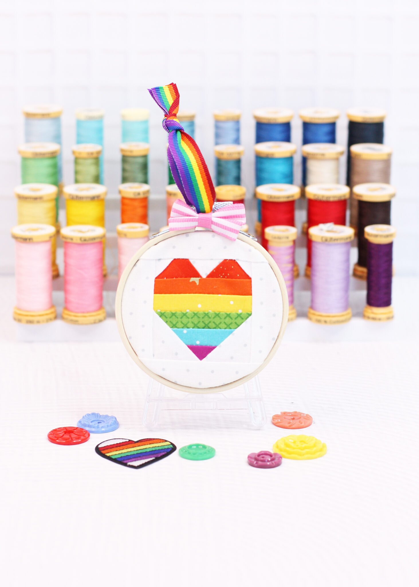 Sew the Rainbow: Colourful Projects to Brighten Your Stitching. - A ...